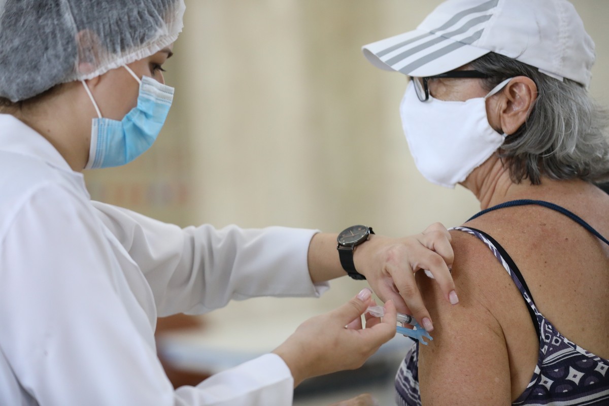 São Luís inicia aplicação da quarta dose da vacina contra a Covid 19 em