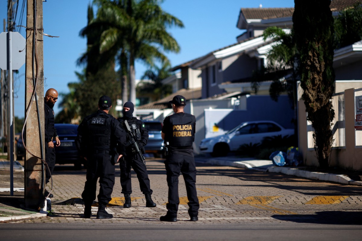 PF vai analisar conteúdo de pen drive encontrado na casa de Bolsonaro