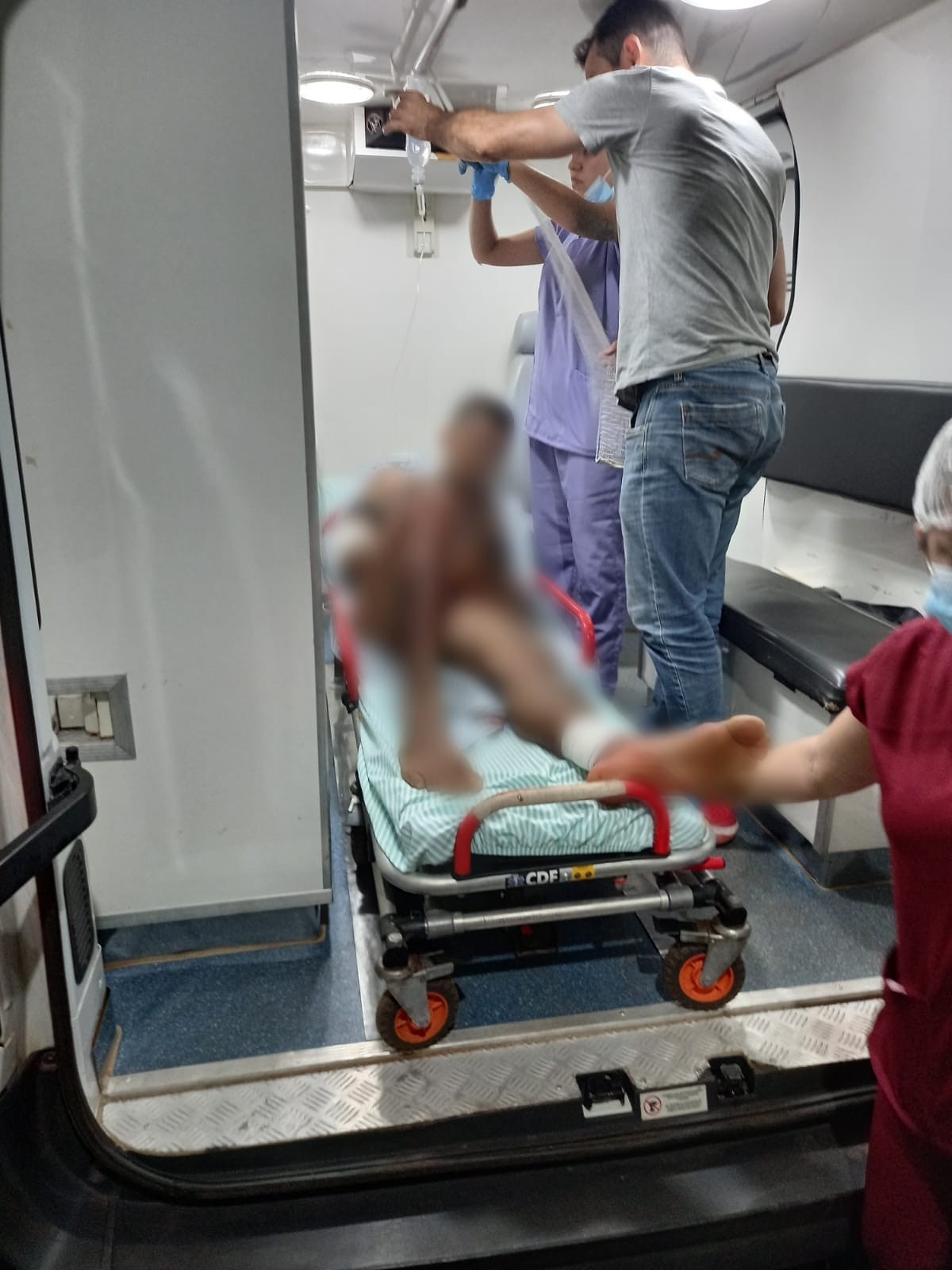 Homem é baleado quatro tiros enquanto andava por rua Tocantins G