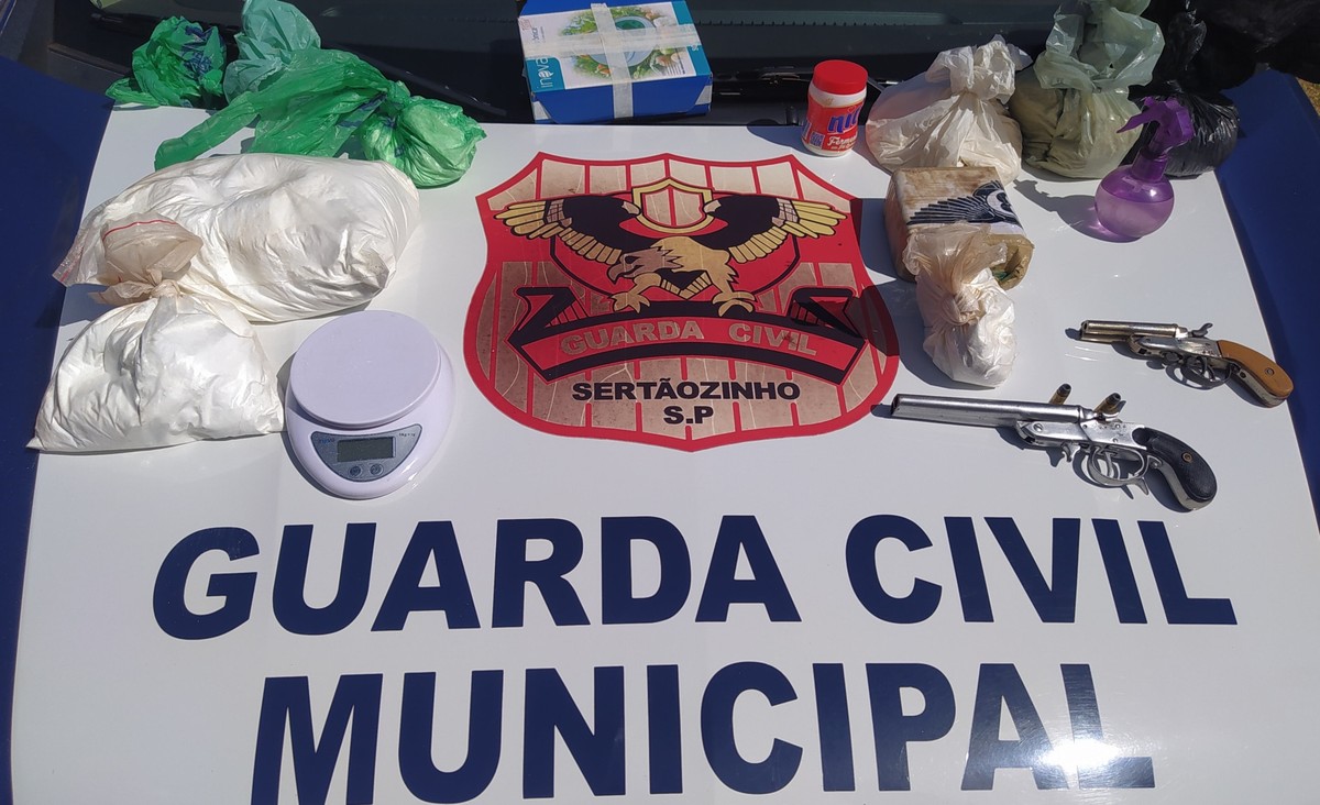 Guarda Municipal apreende duas armas e 4 kg de cocaína e crack em