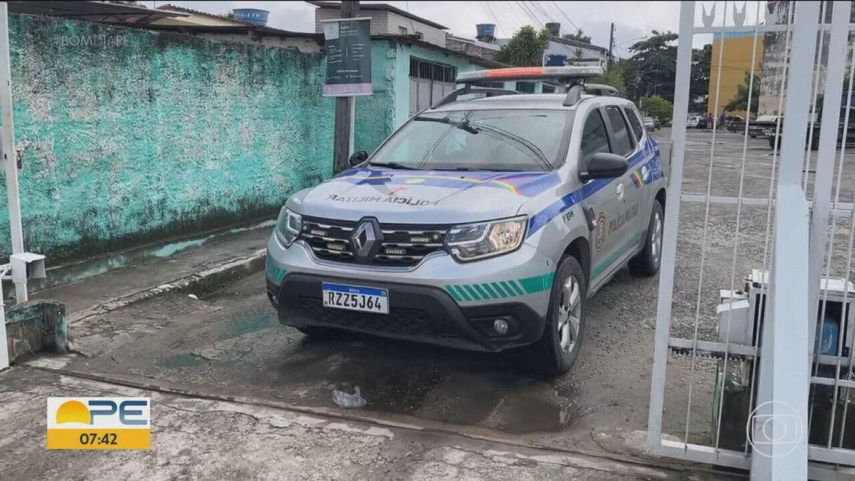 Morre idoso esfaqueado pelo filho dentro de casa rapaz também matou madrasta e foi assassinado