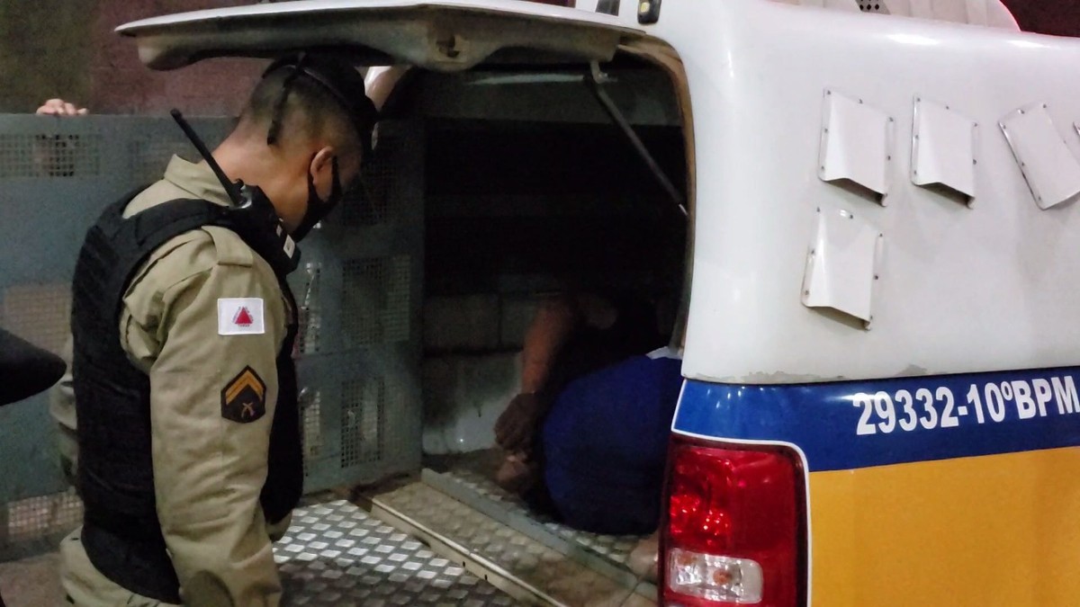 Pai e filho são presos após desentendimento policiais militares em