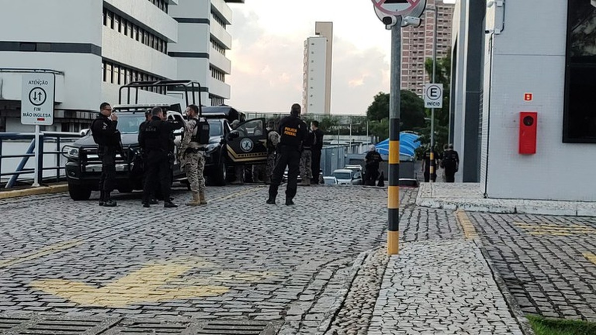 Operação da PF em 7 estados mira organização criminosa que usava portos