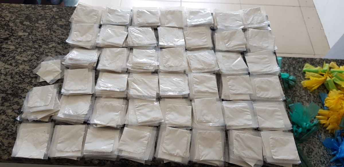 Polícia apreende mais de mil pedras de crack e outras drogas em Mogi