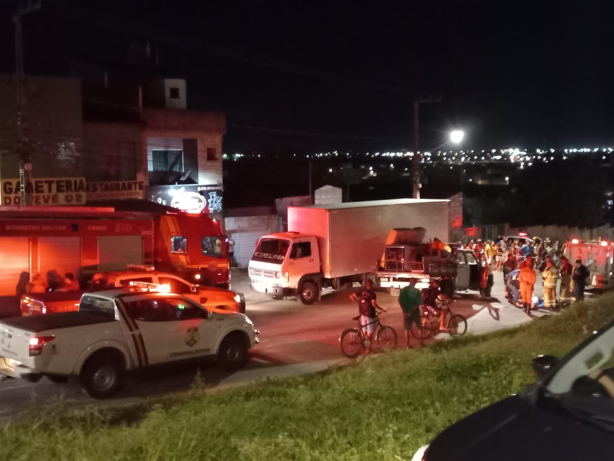 Colisão entre caminhão e caminhonete deixa uma pessoa morta em Aracaju Sergipe G