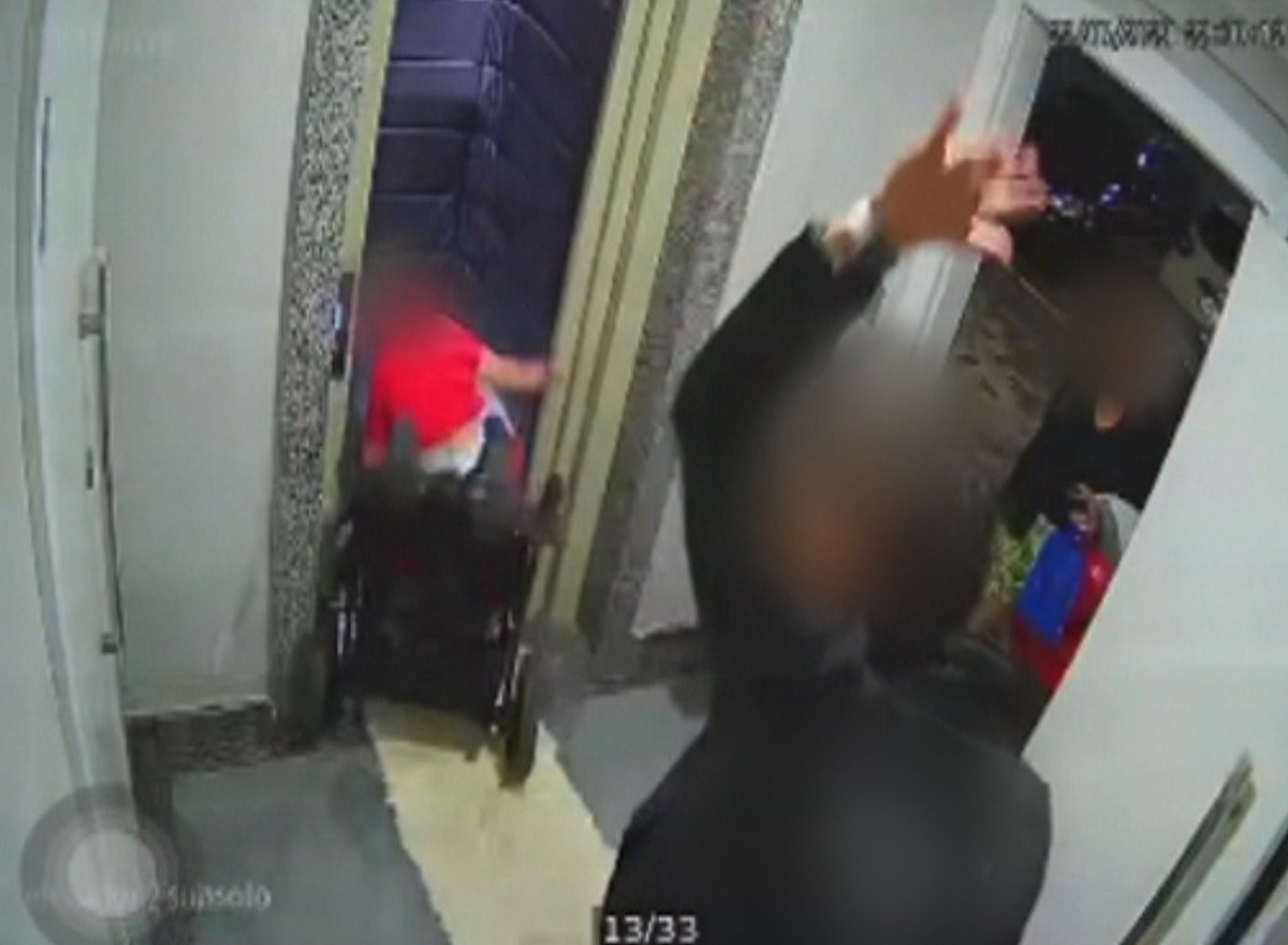 MP Denuncia Por Maus Tratos Pai Flagrado Agredindo Filho Paralisia Cerebral Em Canela Rio