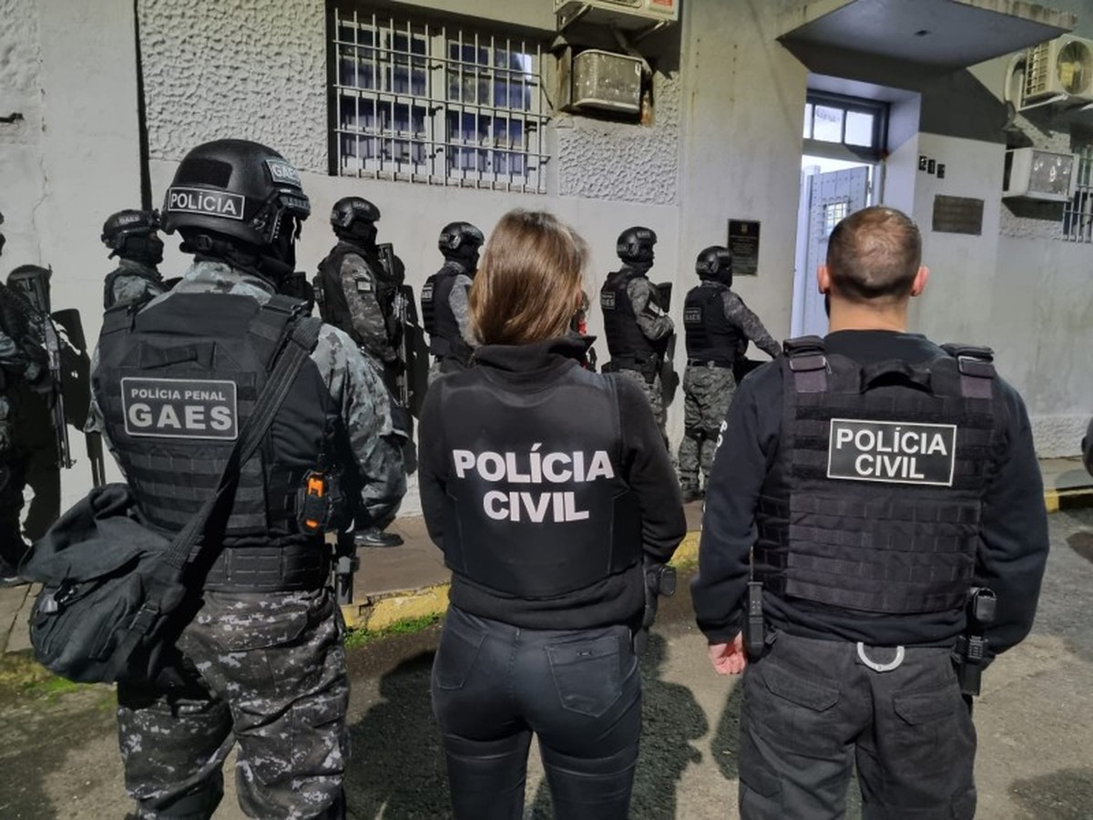 Golpe dos nudes duas pessoas são presas por suspeita de extorquir idoso em mais de R mil