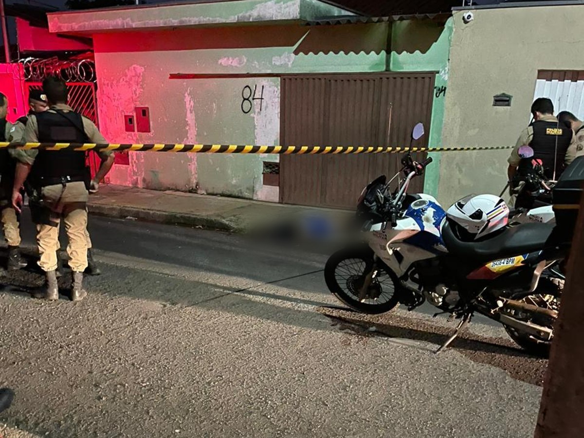 Homem é morto tiro na cabeça em frente a casa do irmão em Uberaba Triângulo Mineiro G
