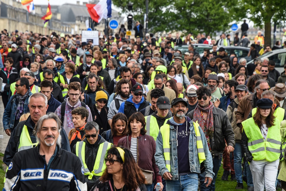 menor adesão coletes amarelos voltam às ruas da França neste