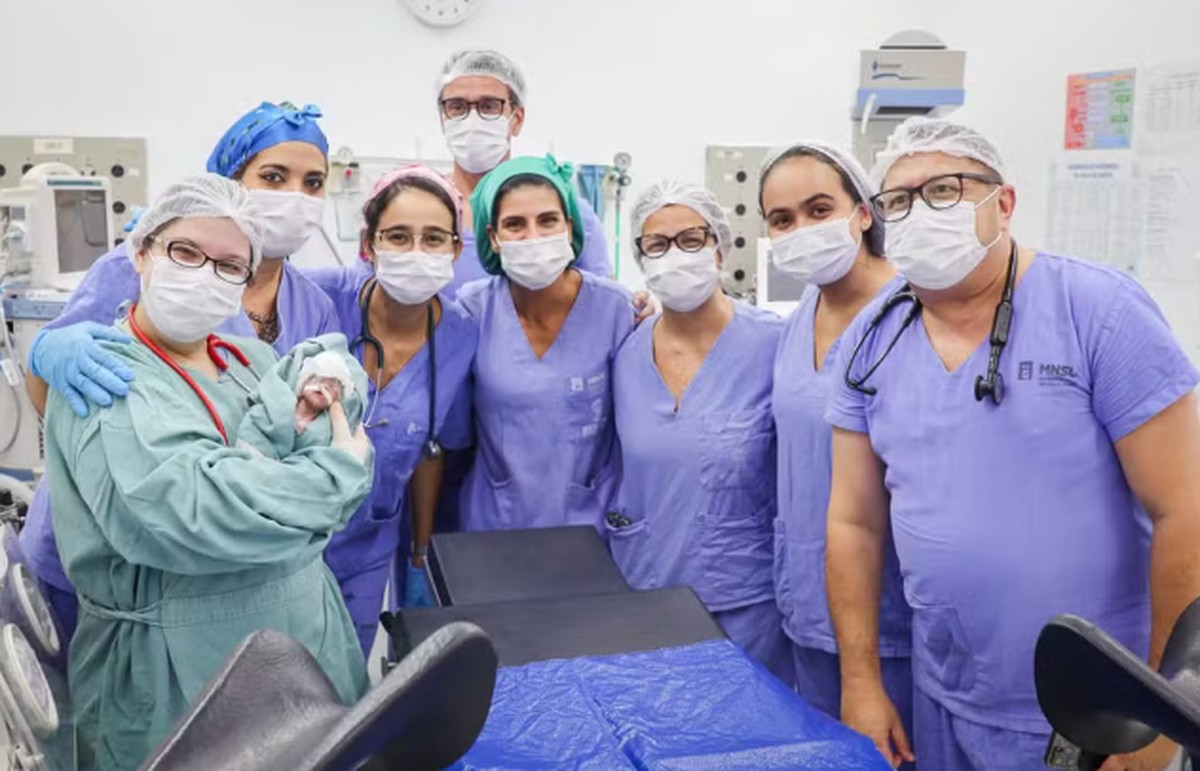 Morre bebê que nasceu de parto raro após mãe ter morte encefálica em