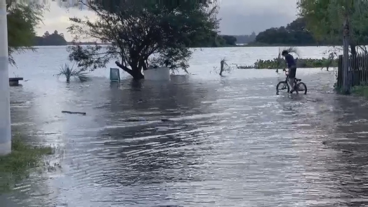 Defesa Civil emite novo alerta para risco de inundação no RS 2 7 mil