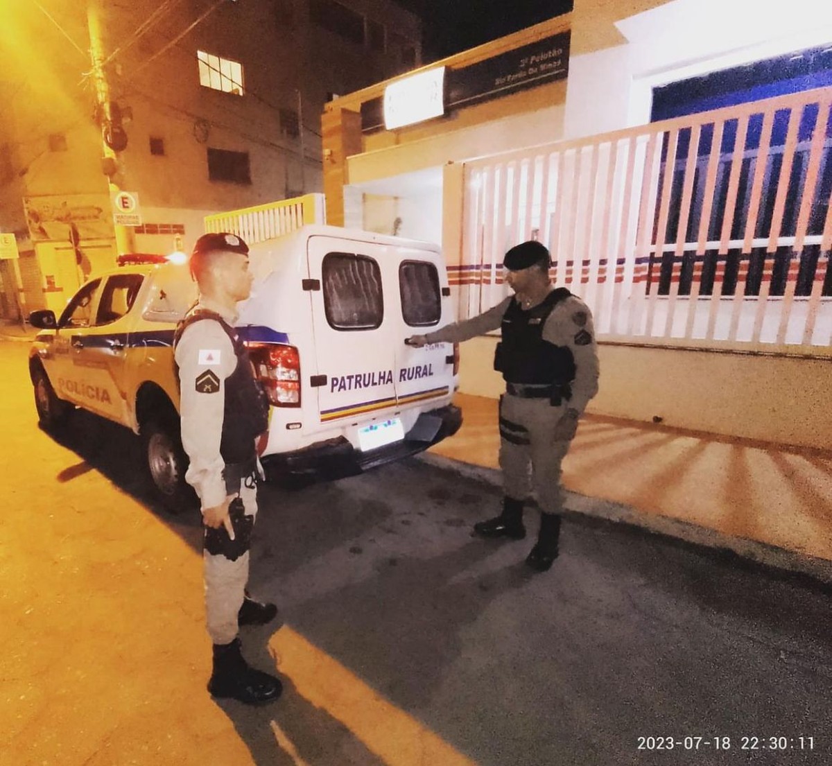 Homem mandado de prisão em aberto por estupro é preso pela PM vítima era cunhada dele