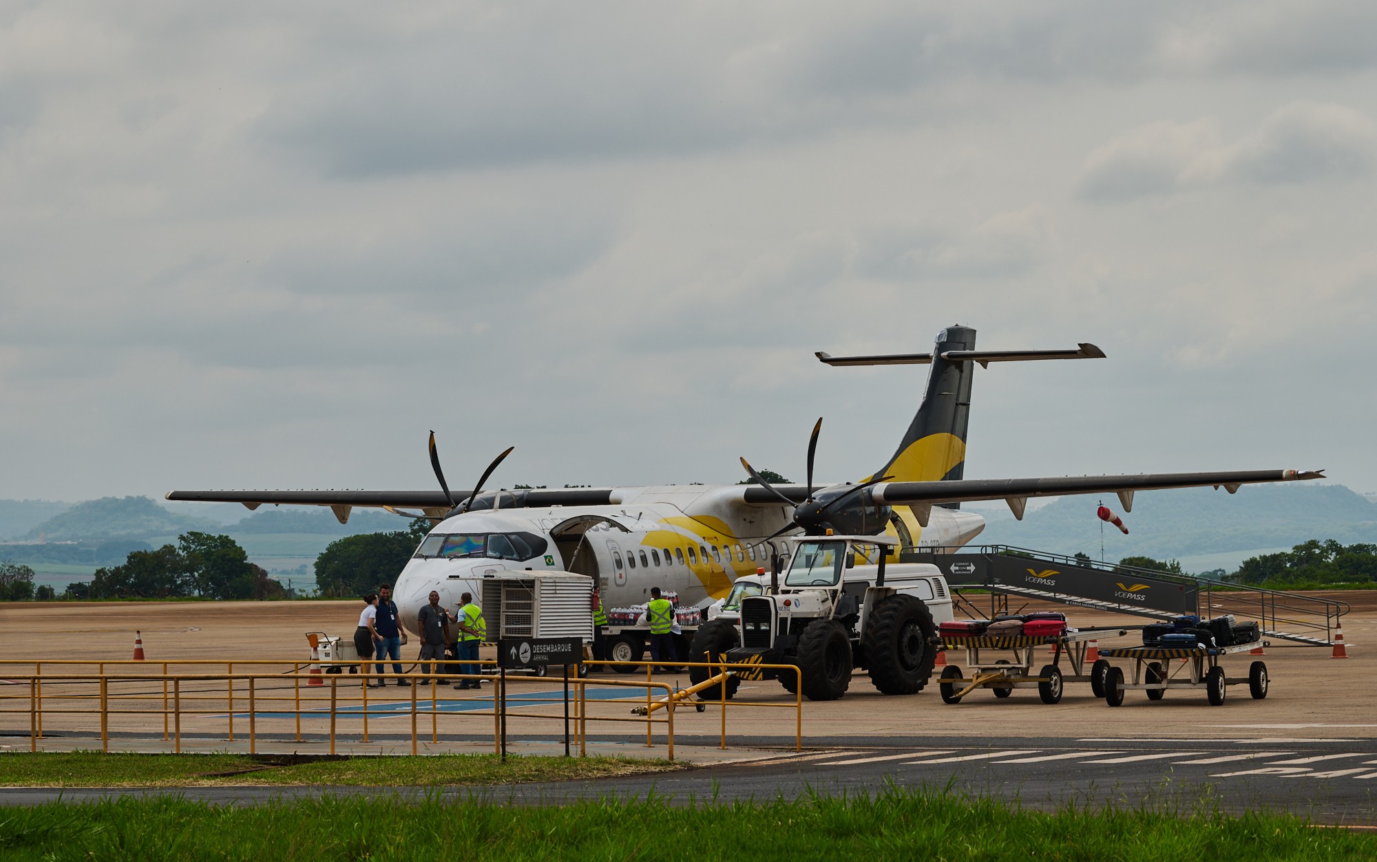 Voepass anuncia demissões um mês após suspensão total de voos pela Anac ...