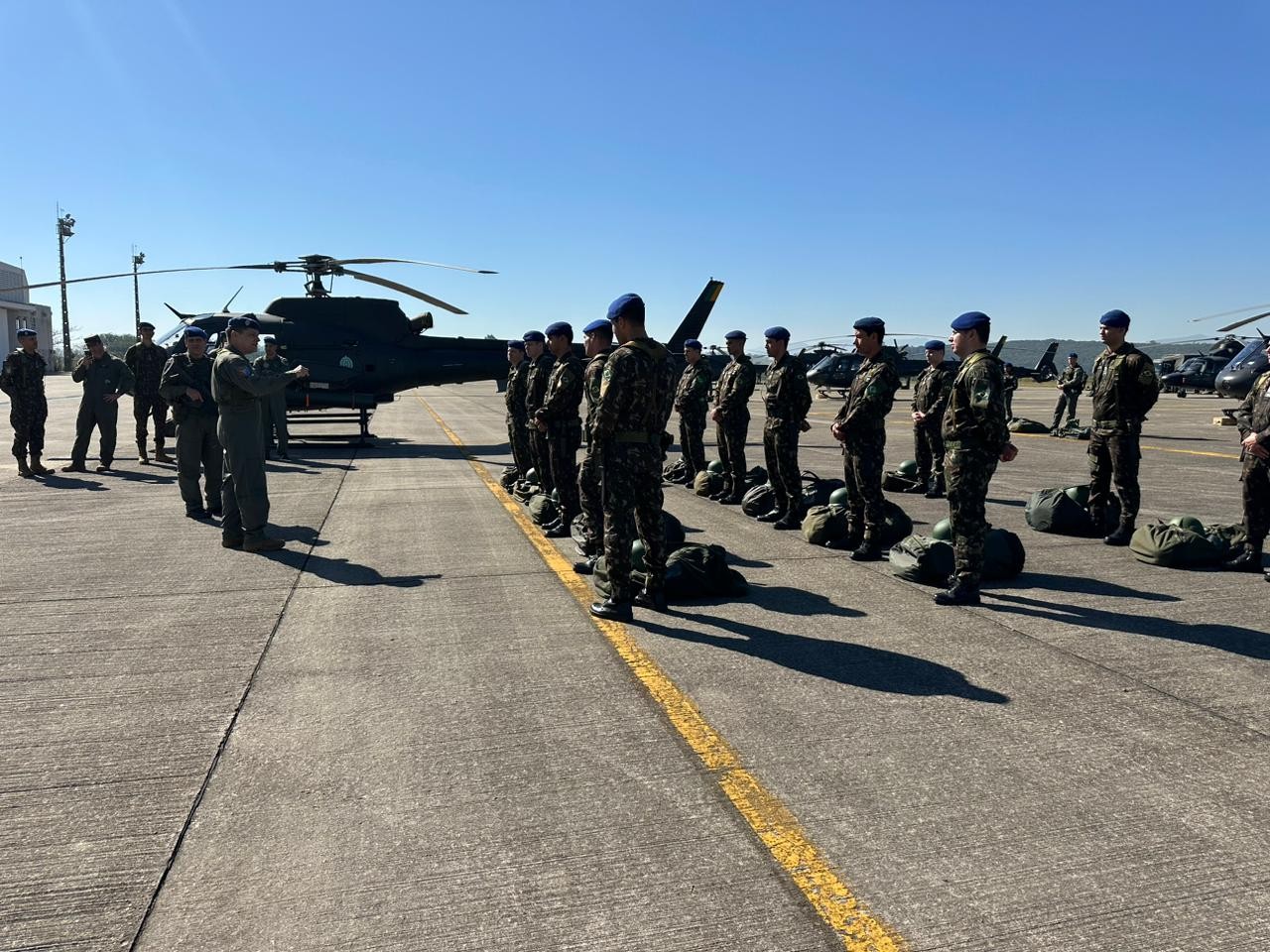 Aviação do Exército inicia operação para simular combates no Vale do ...