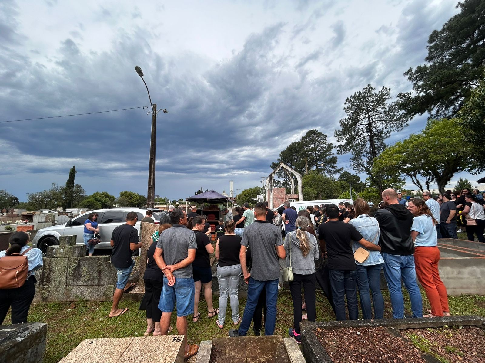 Mãe de atirador que manteve família sob cárcere privado no RS recebe ...
