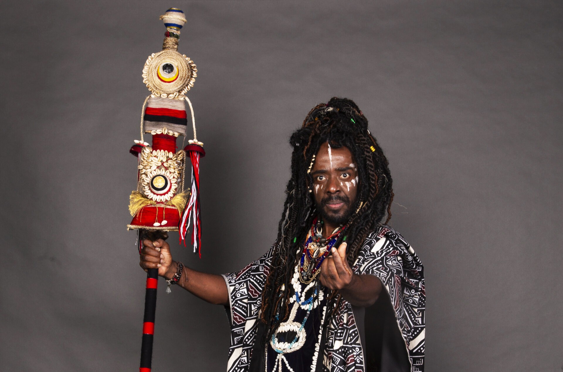 Rei no musical sobre Martinho da Vila, Alan Rocha faz jus à indicação ...