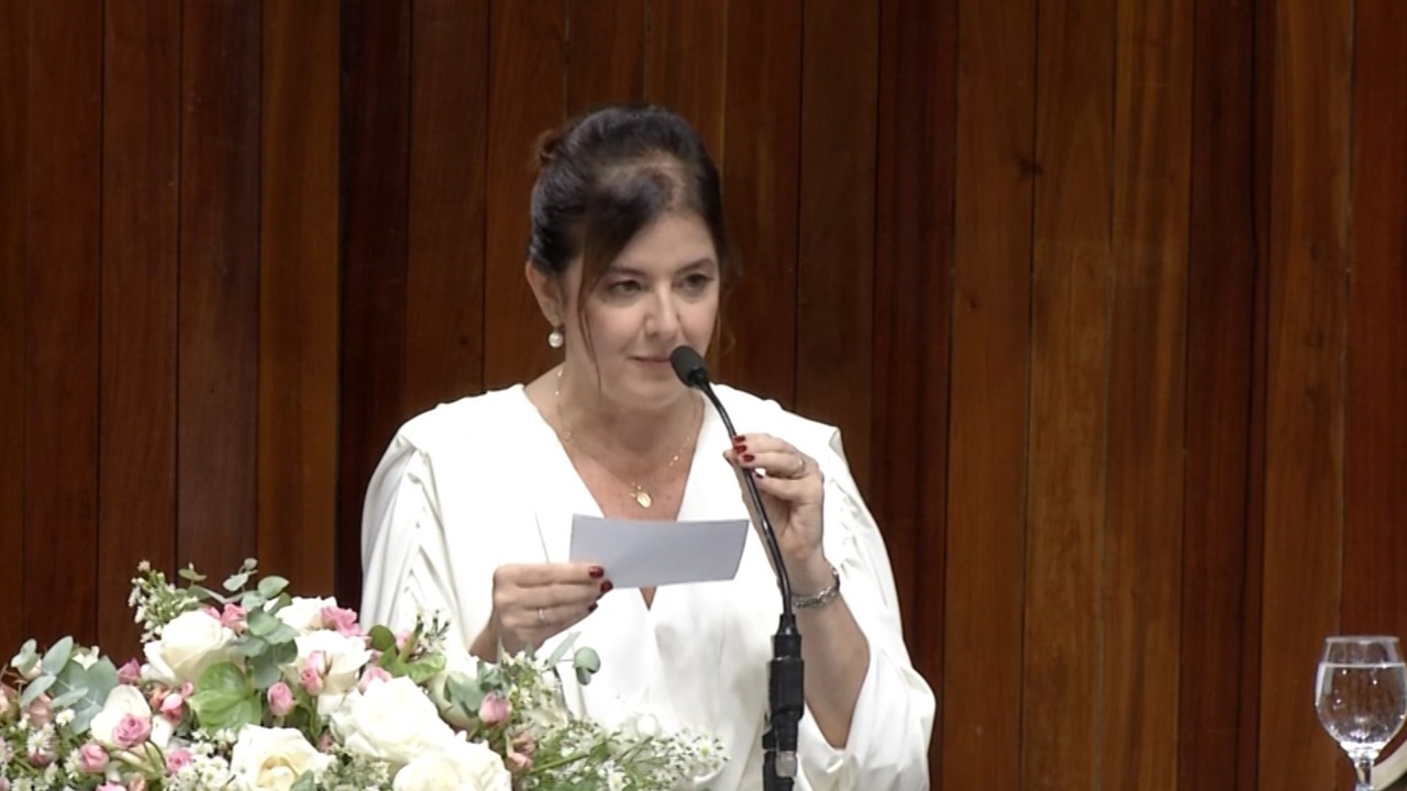 Mara Bertaiolli toma posse como primeira mulher a comandar a Prefeitura ...