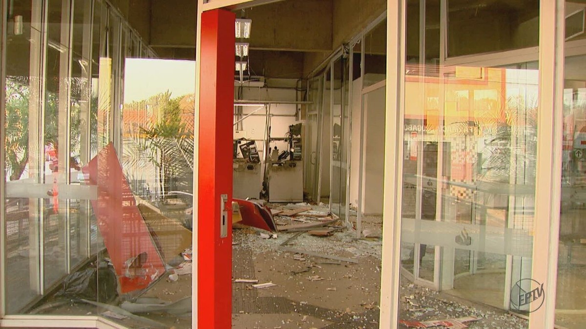 Quadrilha Armada Explode Caixas Eletrônicos Em Boa Esperança Do Sul Sp