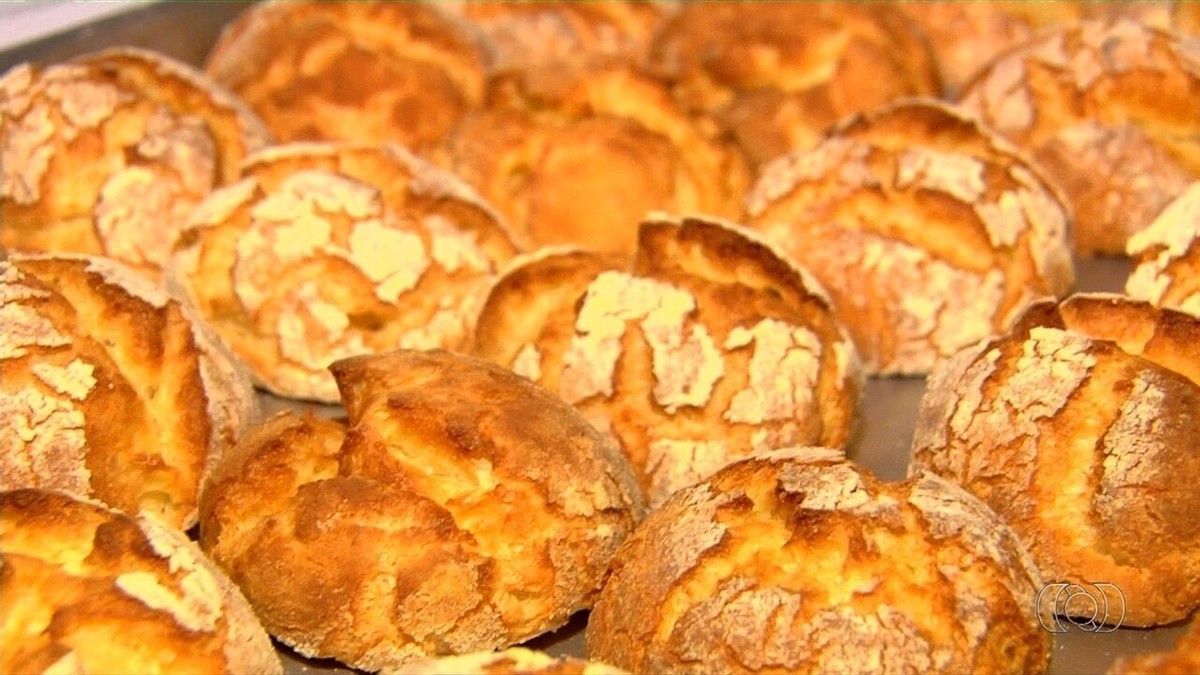 Dono de padaria ensina receita de broa de fubá que faz sucesso em ...