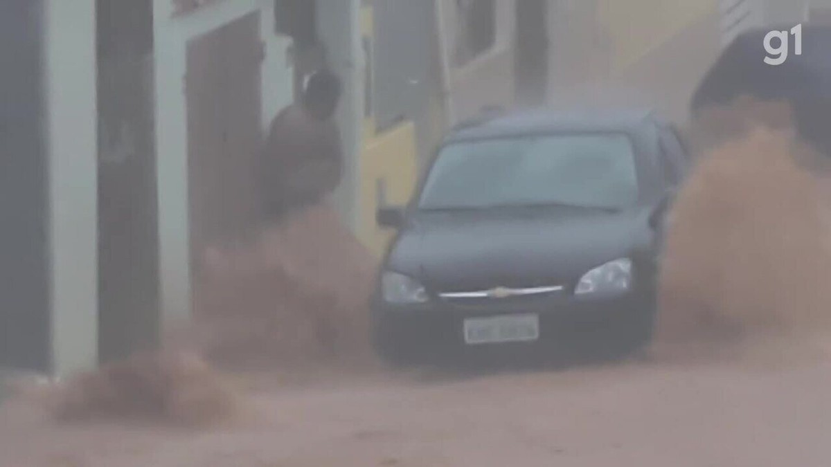 Chuva Causa Queda De Pontes Alagamentos E Deslizamentos Em Paraibuna