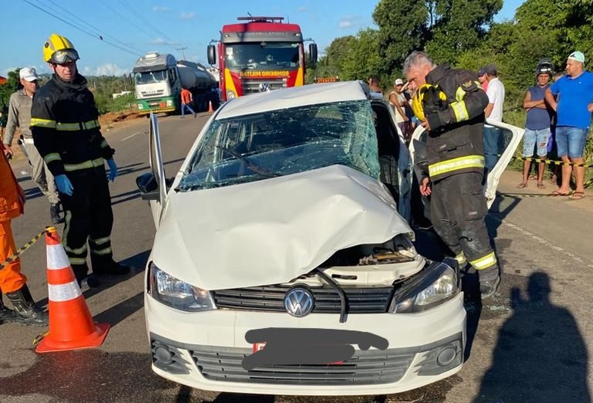 Uma pessoa morre e outra fica ferida em acidente entre dois veículos na AL-220 | Alagoas | G1