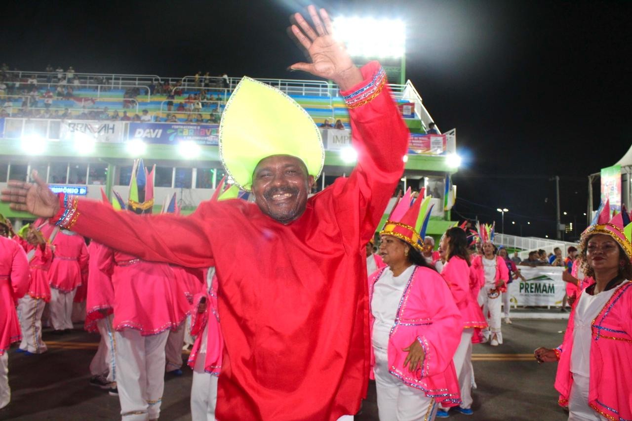 Carnaval 2024: veja fotos de como foi o primeiro dia dos desfiles das ...