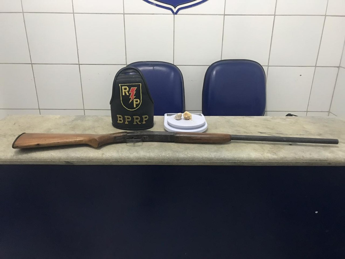 Suspeito De Tráfico E Porte Ilegal De Arma é Preso No Clima Bom Em