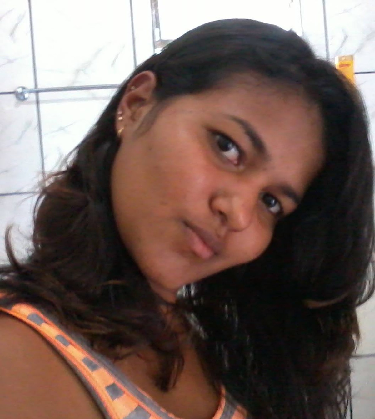 Antes de ser morta, jovem contou à mãe por mensagens que era ameaçada ...