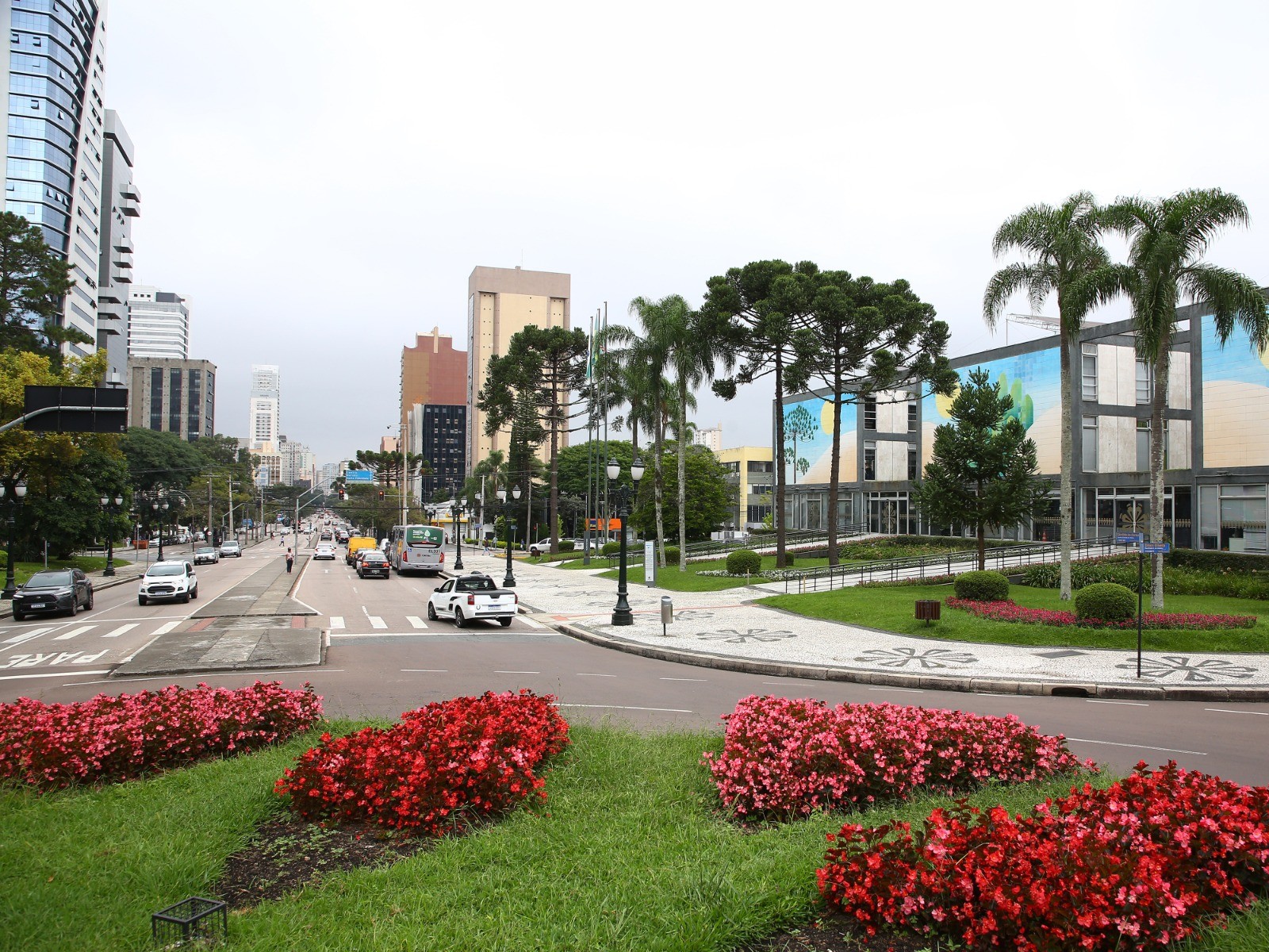 Veja o que abre e o que fecha em Curitiba no feriado da Proclamação da ...