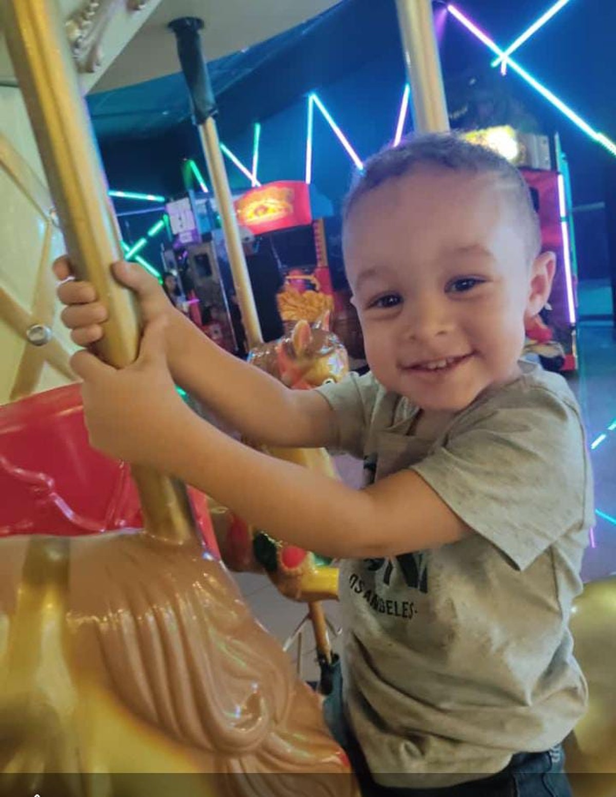 'É um pesadelo todos os dias. Eu sonho com ele gritando', diz mãe de ...