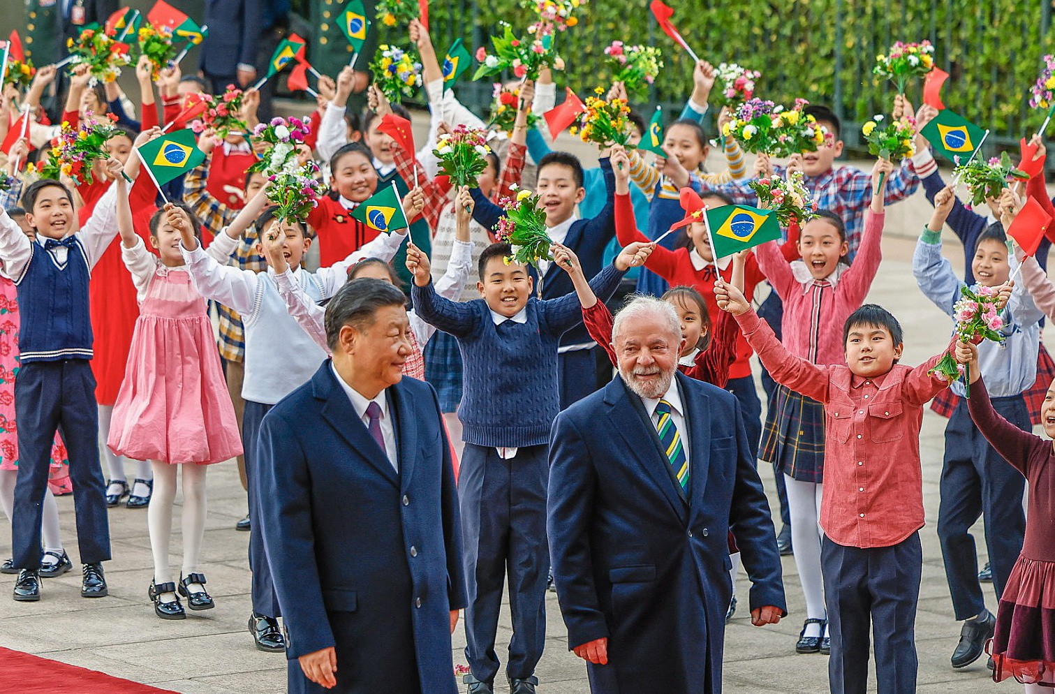Embaixada da China vê tentativa de interferência e diz que EUA faz ...