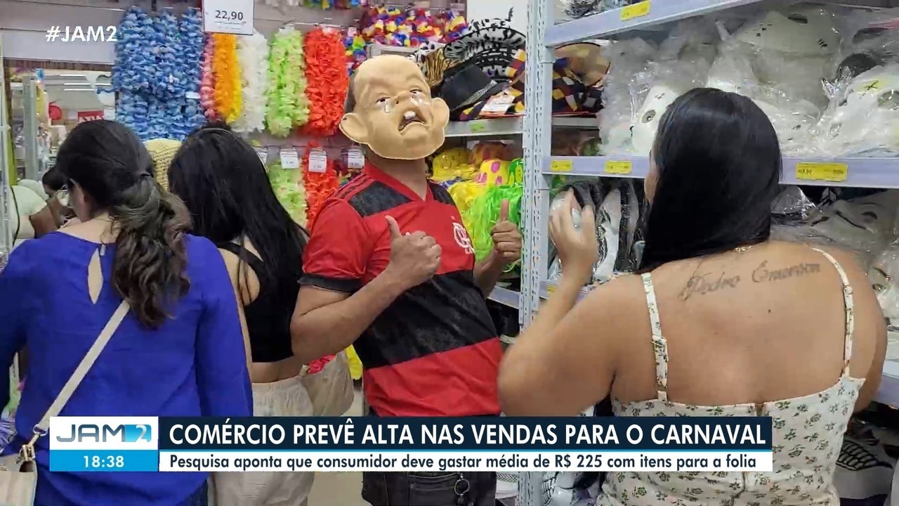 De drácula a Oscar, foliões mostram criatividade e alto astral na Banda ...