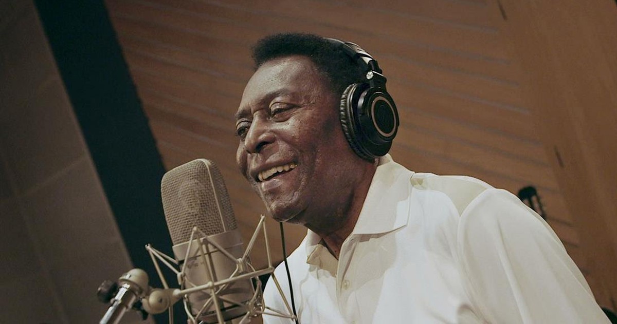 Gênio do futebol, Pelé fez jogadas no campo da música como cantor e ...