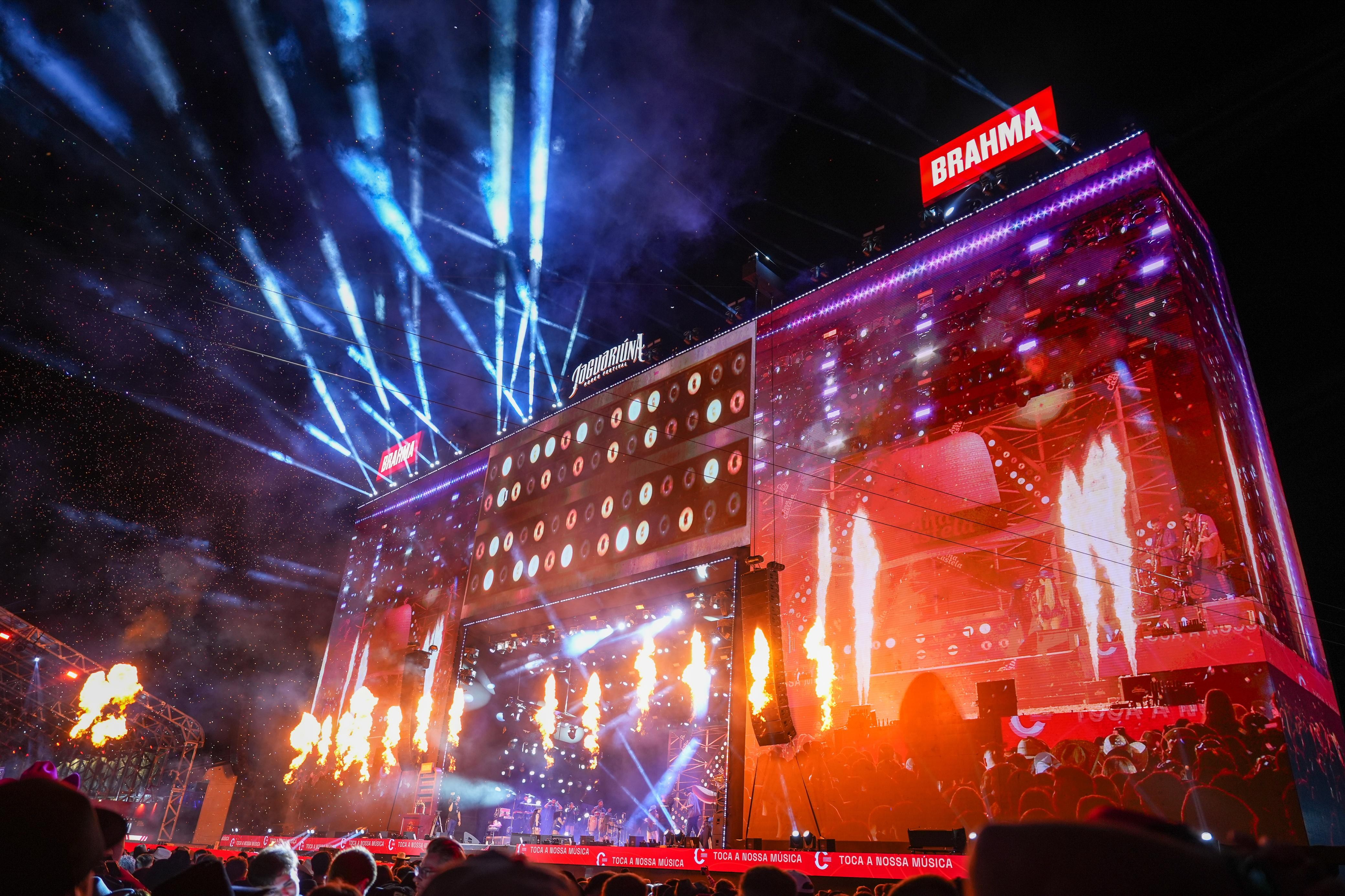 Ana Castela arrebata adultos e 'mar de crianças' no Rodeio de ...