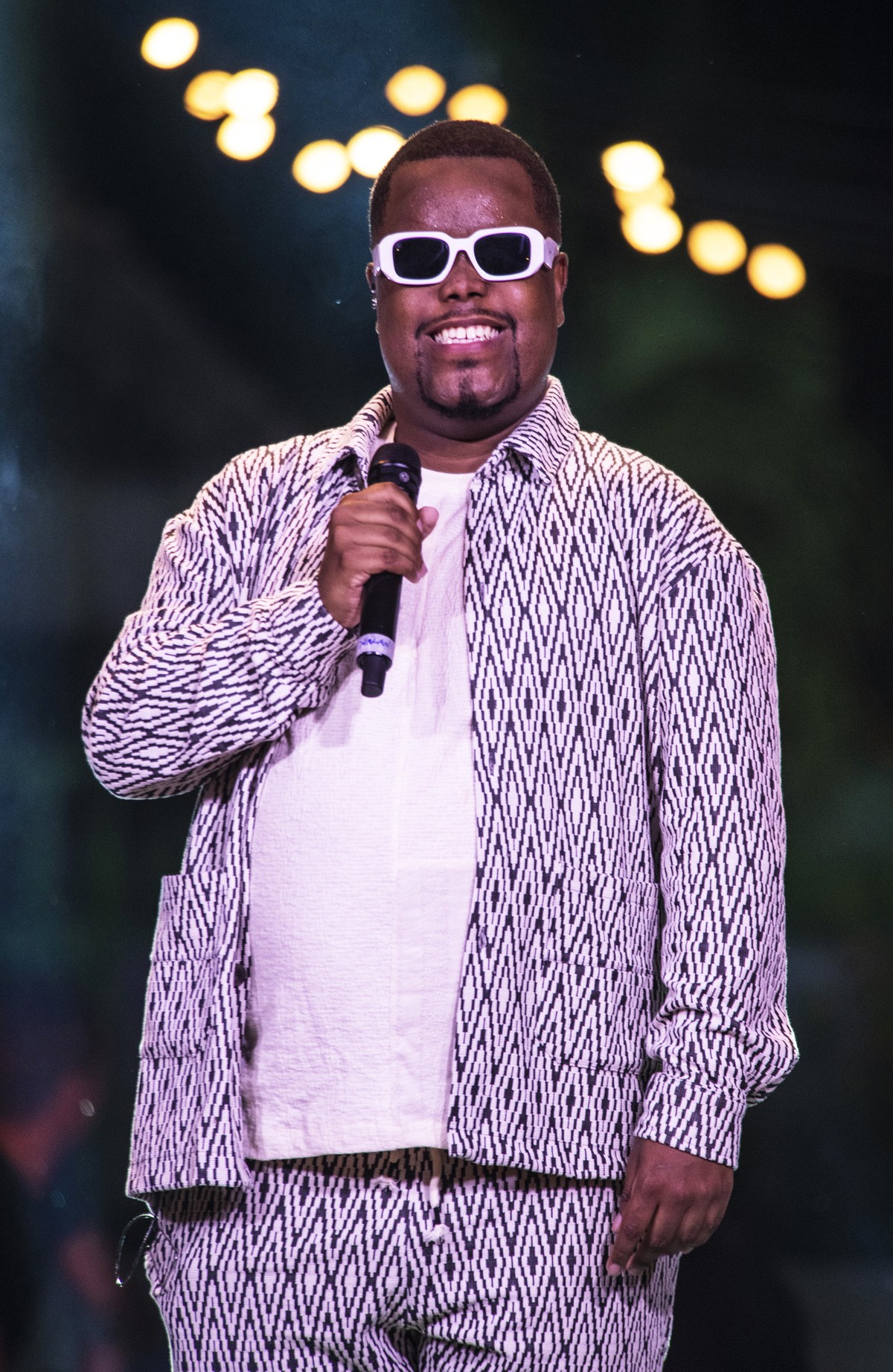 Darlan amplia mundo particular no álbum 'Tô te vendo, hein!' entre ...