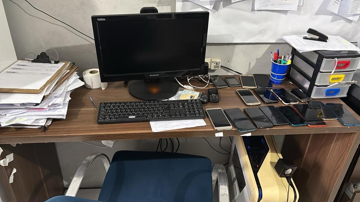 Polícia descobre central de telemarketing clandestina em Ferraz de ...