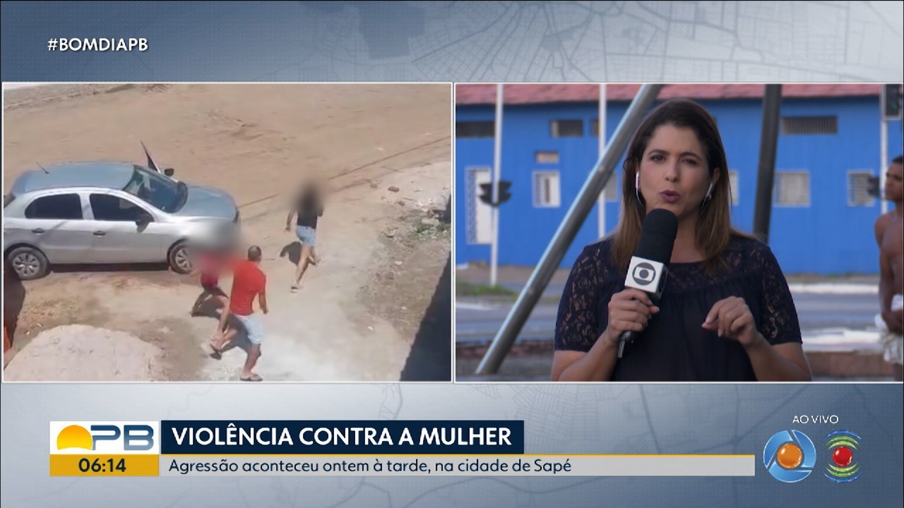 Vídeo mostra homem agredindo mulher e criança no meio da rua, em Sapé | G1