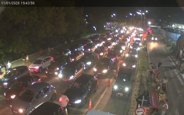 Fila para balsa no Litoral Norte chega a duas horas de espera | G1