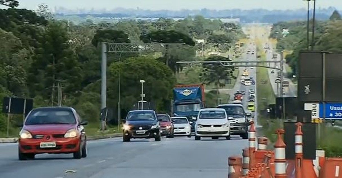 BR-277 registra 10 km de fila para o litoral nesta sexta (30) | Trânsito PR | G1