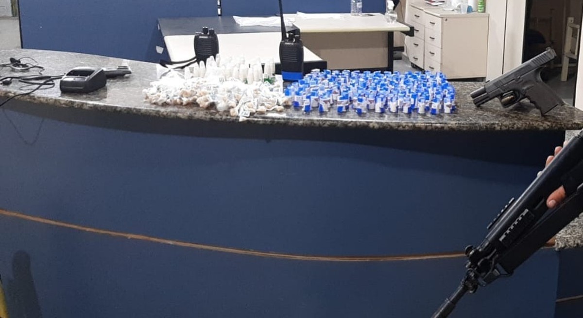 Suspeito de envolvimento com o tráfico de drogas morre em confronto com a PM em Angra dos Reis ...