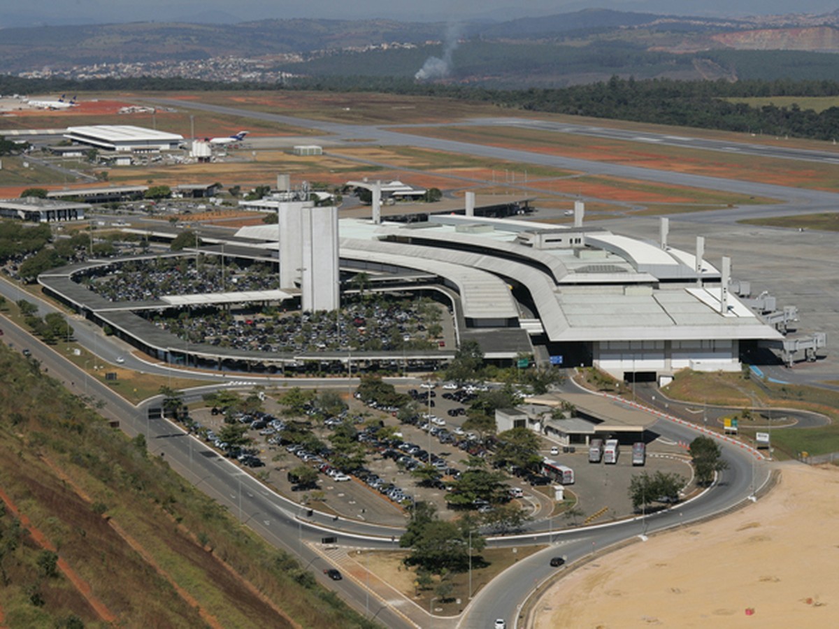 Aeroporto de Confins amplia voos regulares para interior de Minas ...