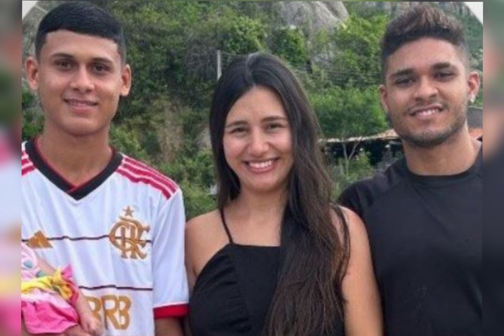 Uma mãe, 2 pais e 4 filhos: como trisal se divide para cuidar de ...