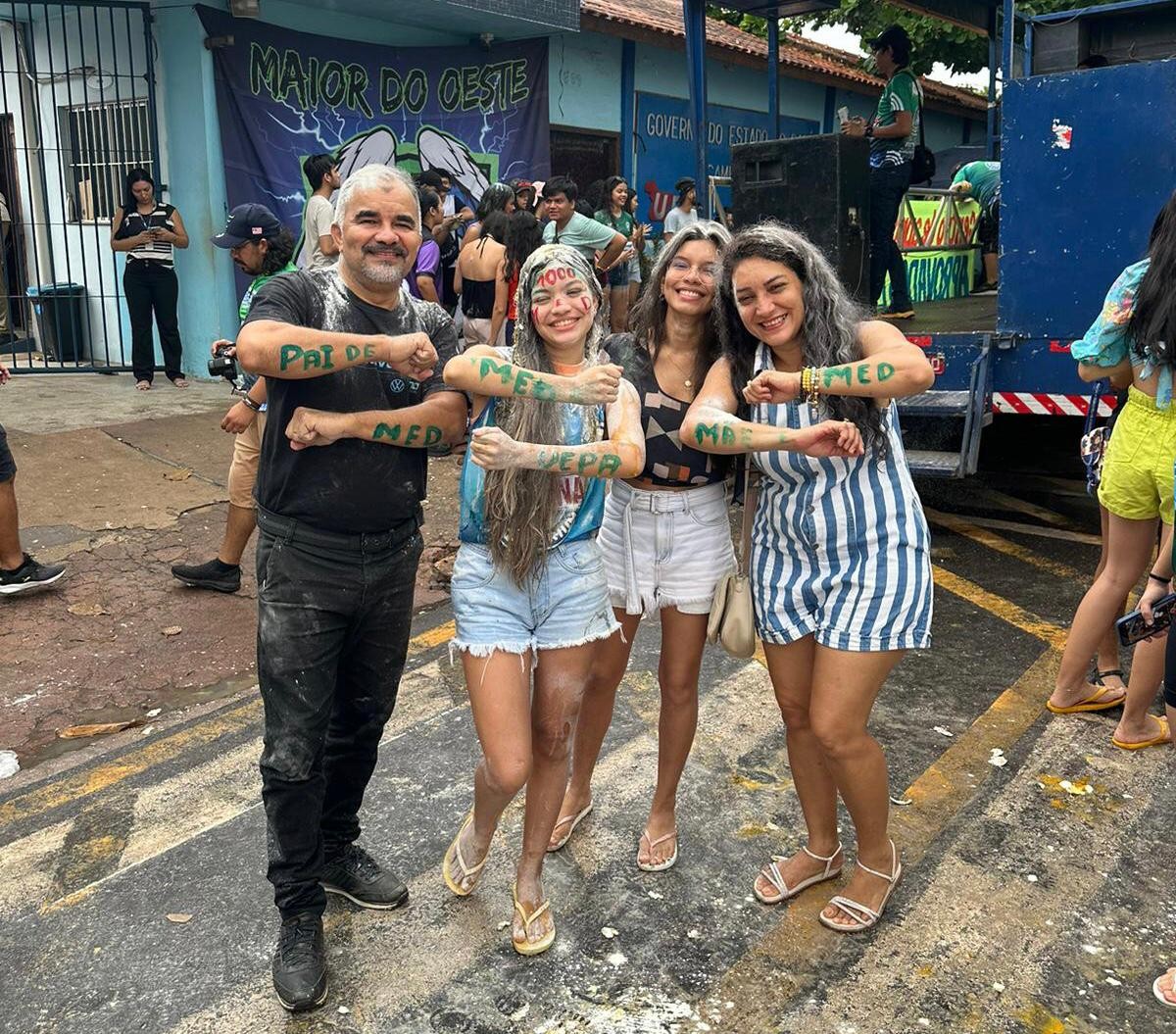 Candidata santarena que tirou 1000 na redação do Enem celebra aprovação ...