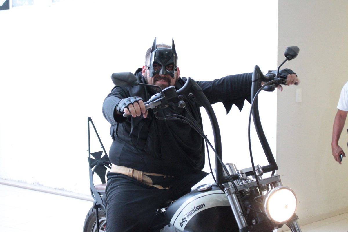 Professor vira Batman e Jack Sparrow para inovar nas aulas de física ...