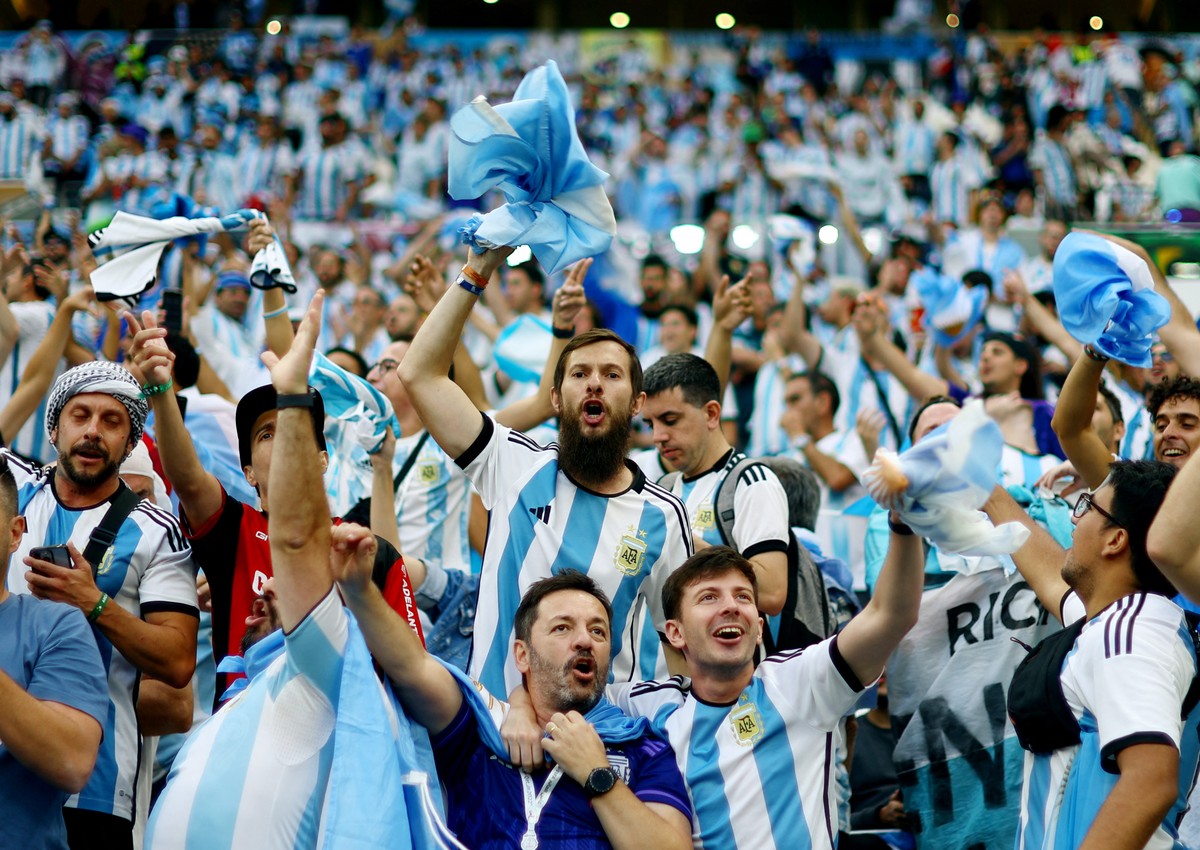 FOTOS: veja o clima da final da Copa, com torcedores que começam a ...