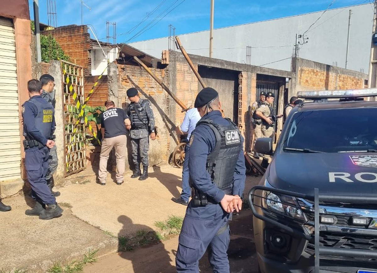 Suspeitos De Envolvimento Em Assassinato De Homem Em Uberaba São Presos