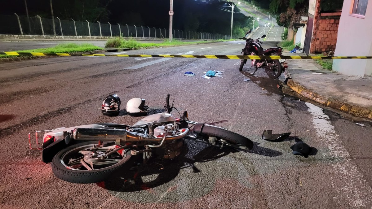 Colisão entre motocicletas deixa duas pessoas feridas na Avenida Élson Neris da Silva ...