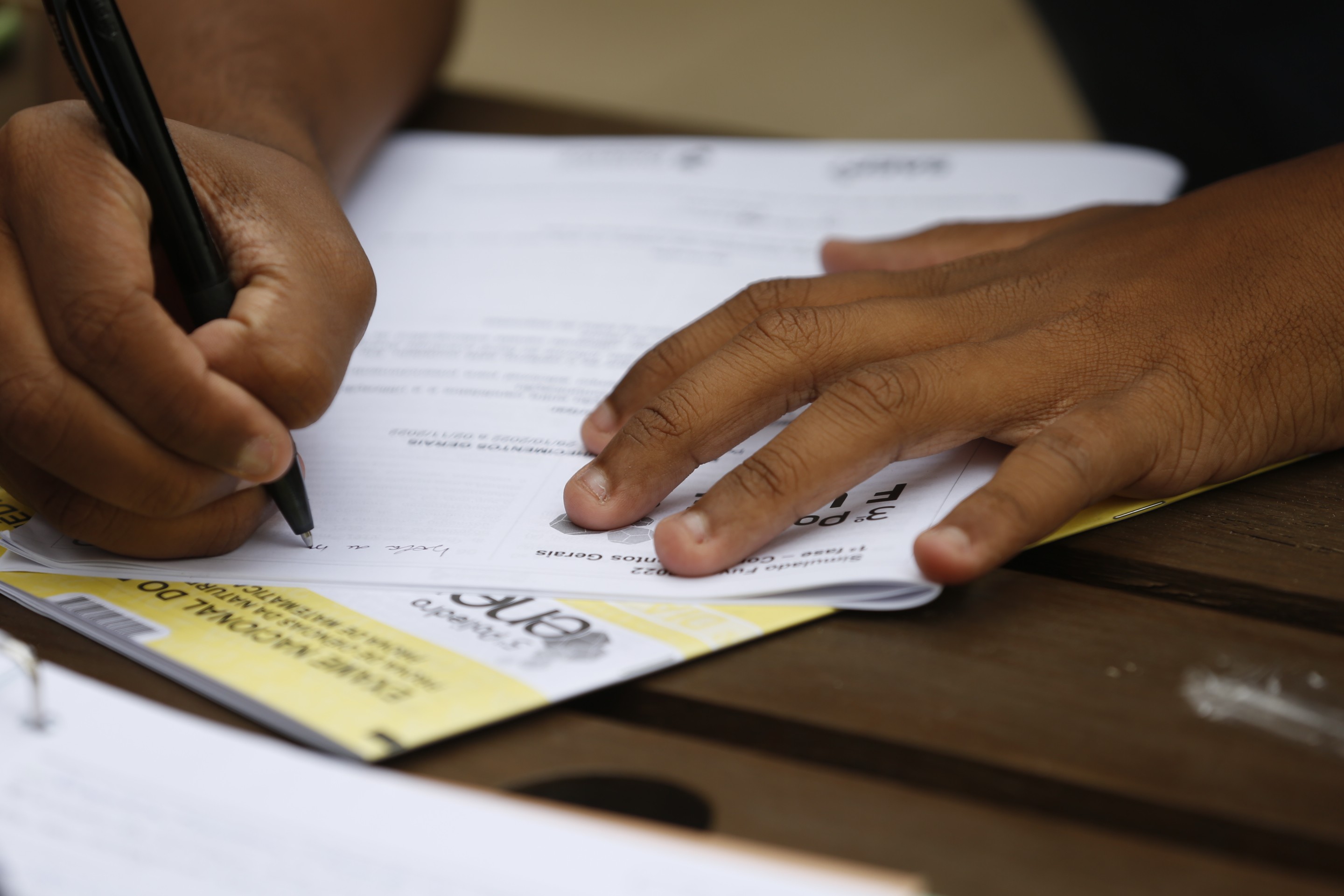 De 'Pernalonga comunista' a 'Sou Faraó': veja 10 memes que fazem ...