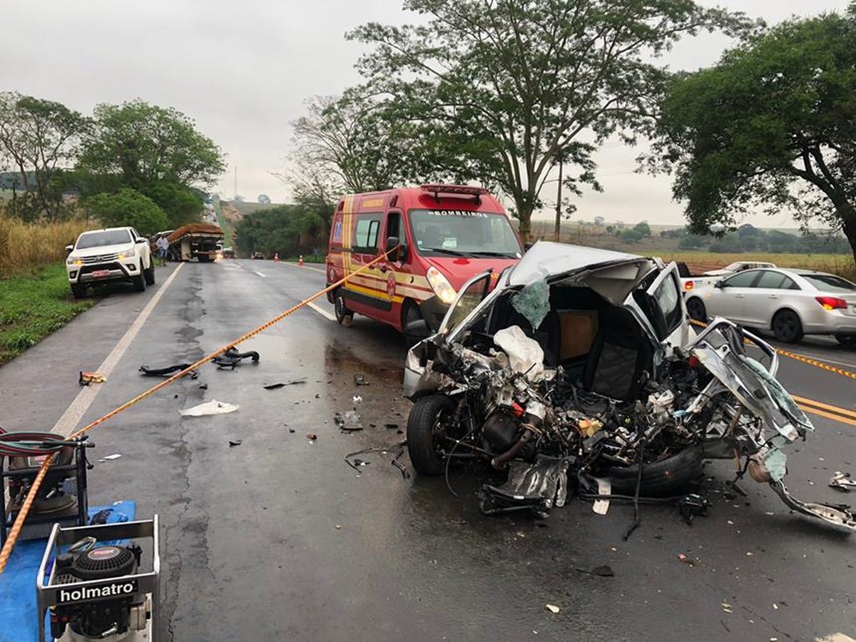 Homem morre em acidente entre carro e caminhão em rodovia de Olímpia | São José do Rio Preto e ...