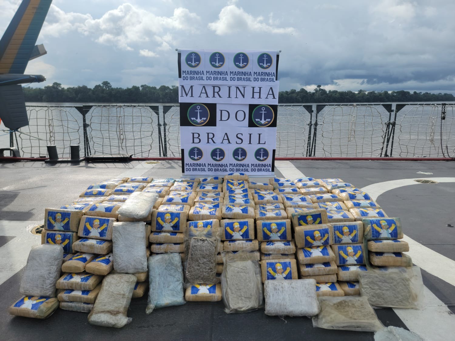 Marinha apreende mais de 1 tonelada de drogas em rio no AM | G1
